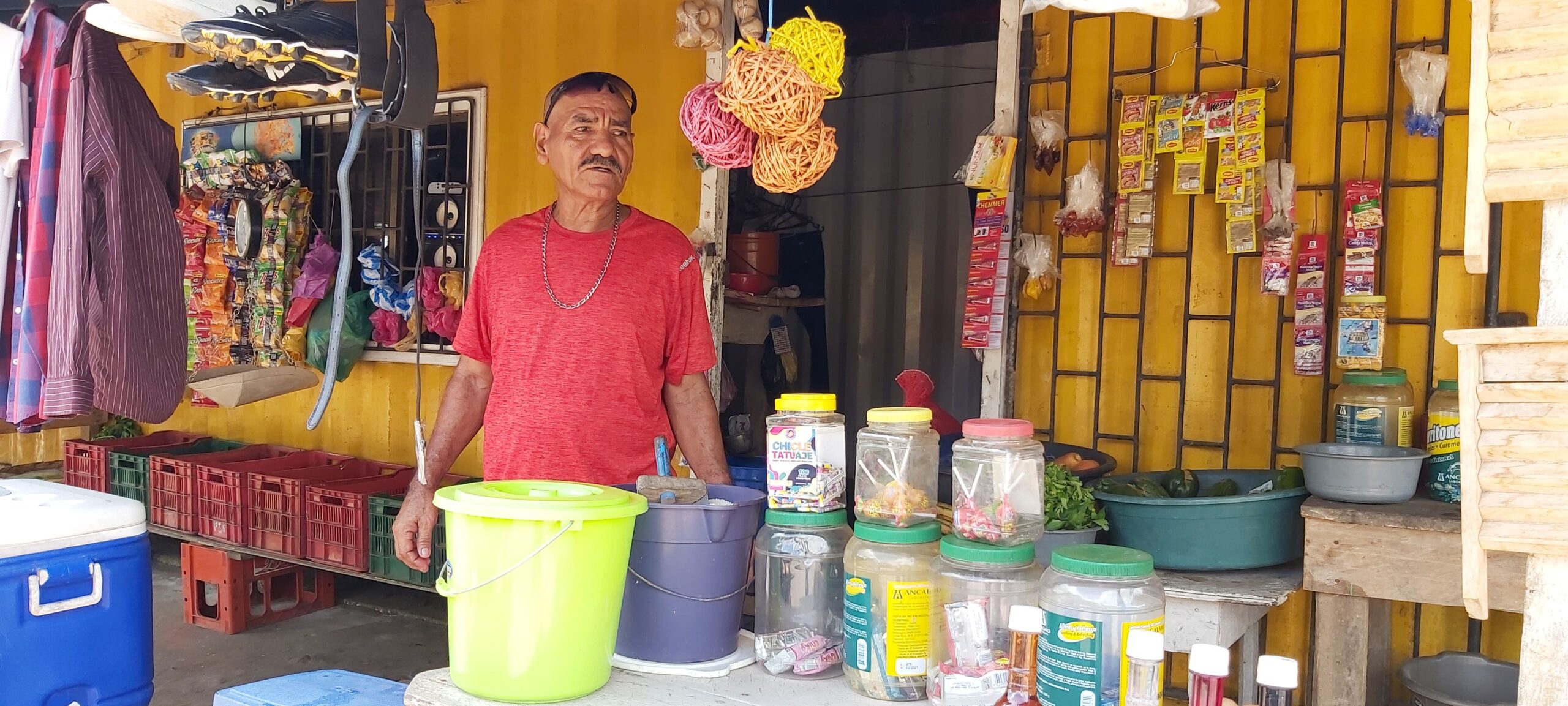 Pulpero tiene 12 años luchando por mantener su negocio - Noticias ...