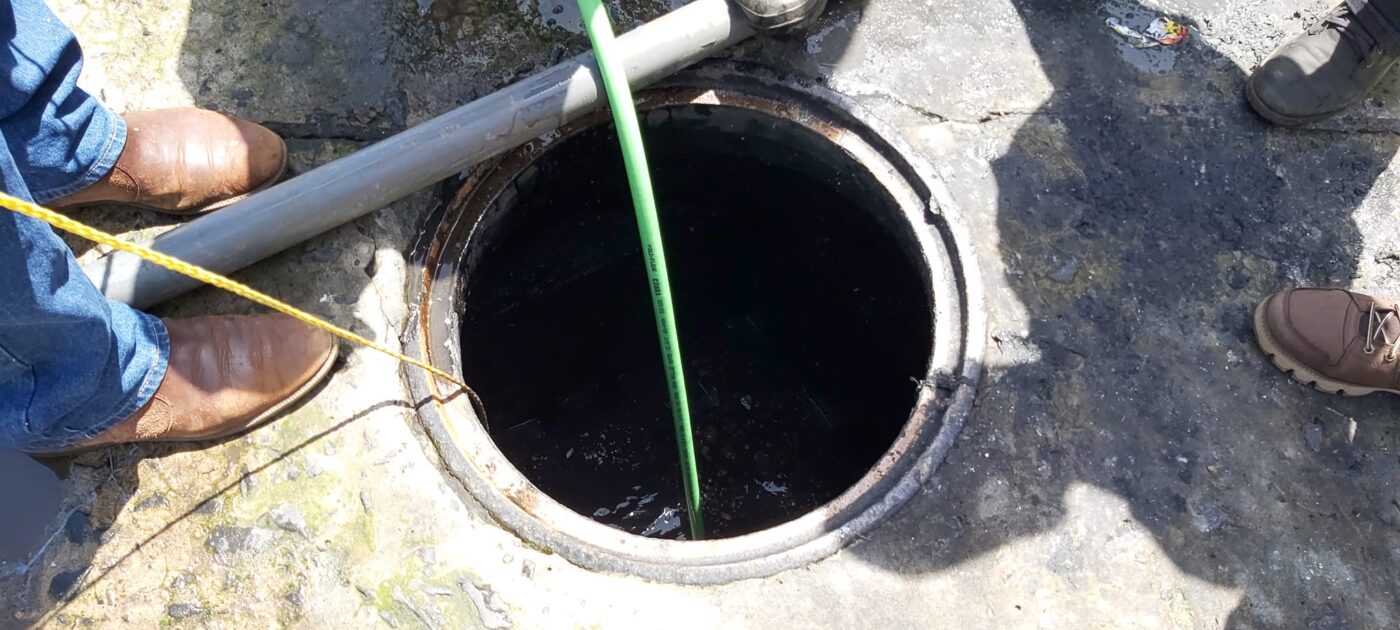 Basura tapa los canales de agua y manjoles - Noticias Bluefields