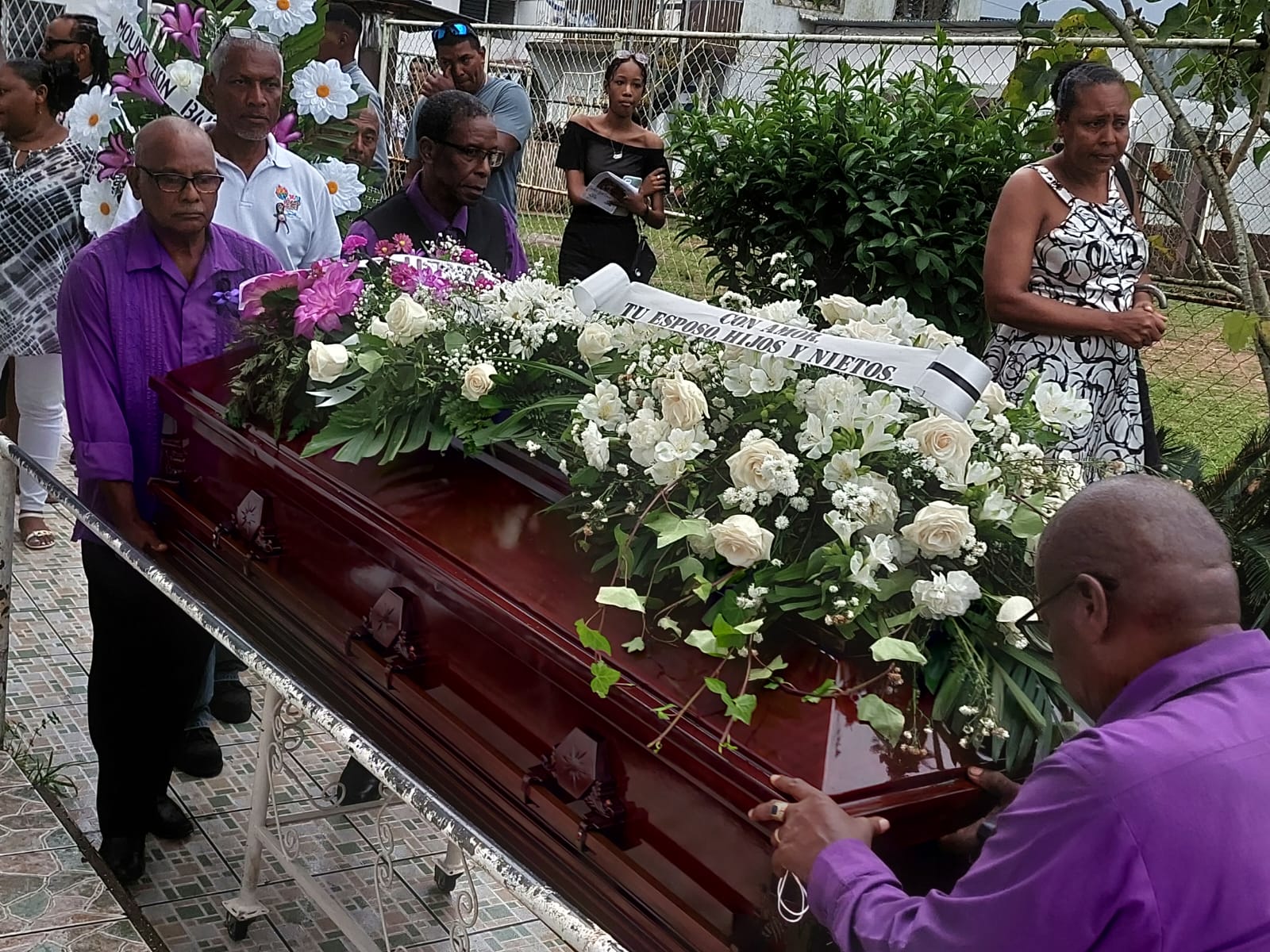 Elegancia y tradición en los funerales de los Krioles - Noticias Bluefields